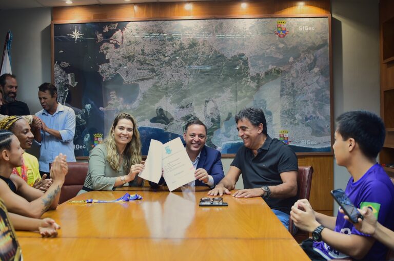 Prefeito Rodrigo Neves sanciona lei que cria o Bolsa Atleta - SOS ...